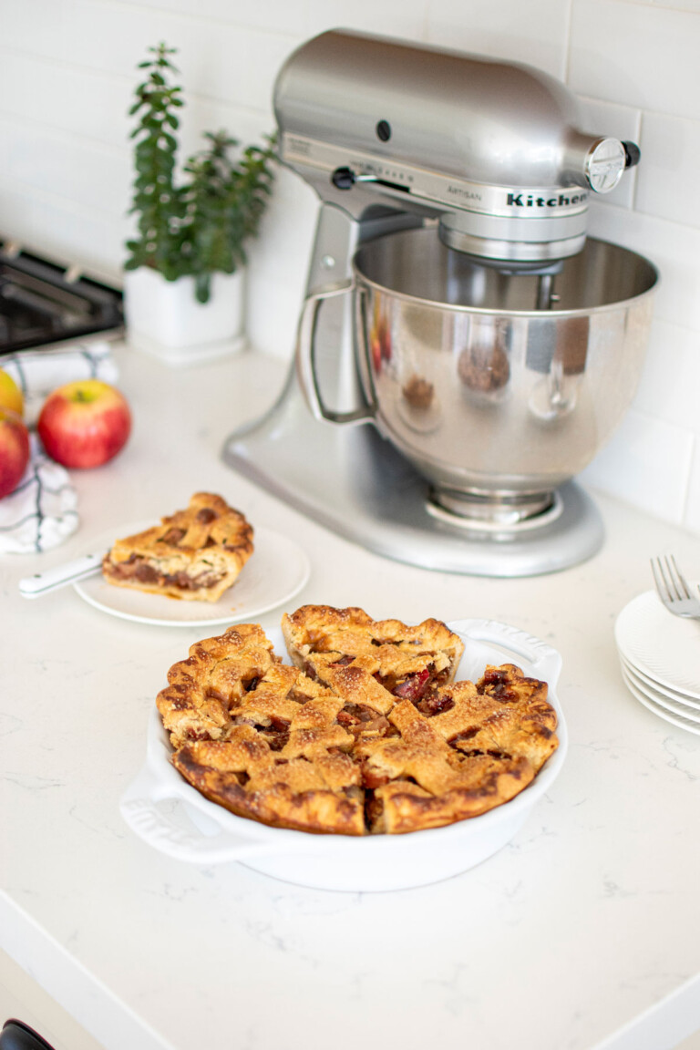 How to Make Pie Crust in a Mixer | Mimi's Organic Eats