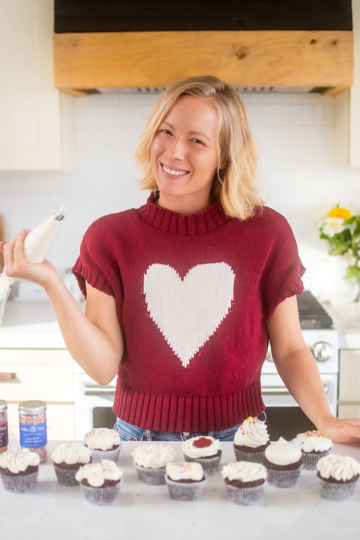 How to Frost Cupcakes 12 Ways | Mimi's Organic Eats